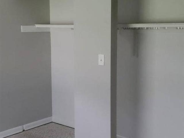 3/2 home with garage