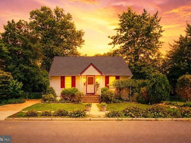 32 Holmes Ave, Hamilton, NJ 08610