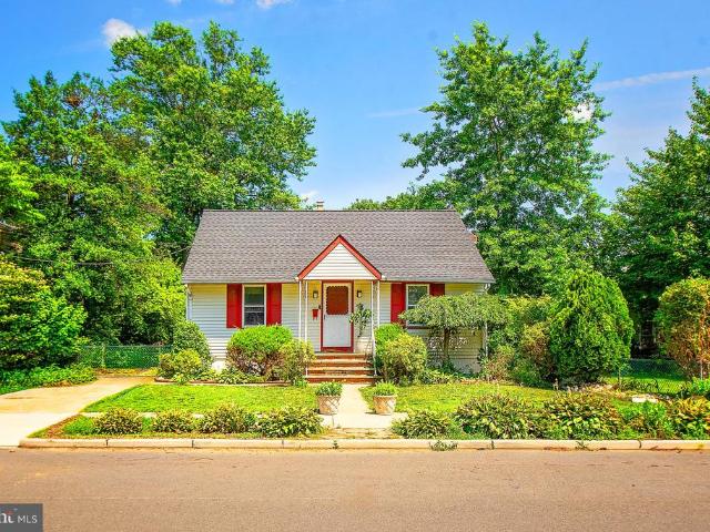 32 Holmes Avenue