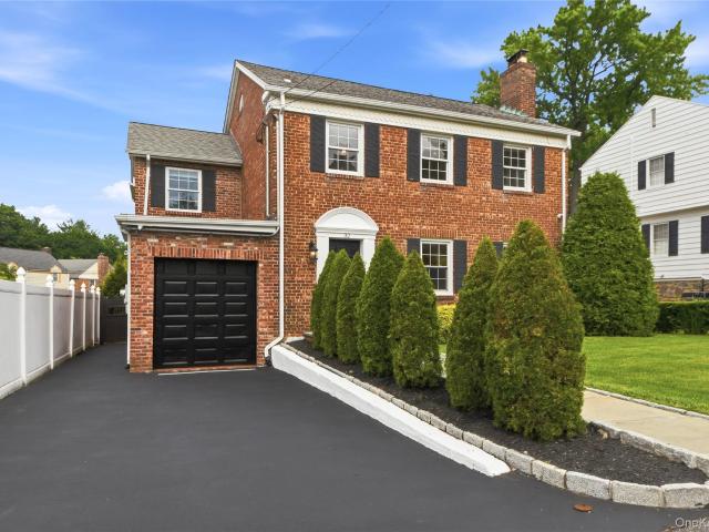 32 Huntington Drive