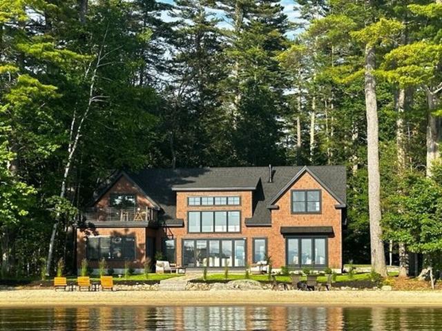 32 Hutchins Rd, Raymond, ME 04071