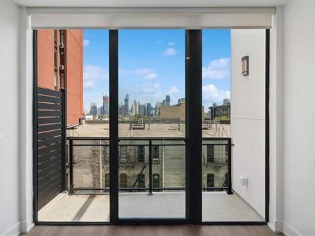 32 Jones St # 503