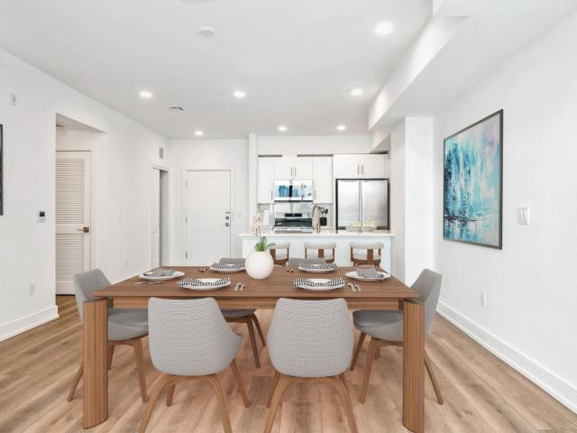 32 Jones St # 303