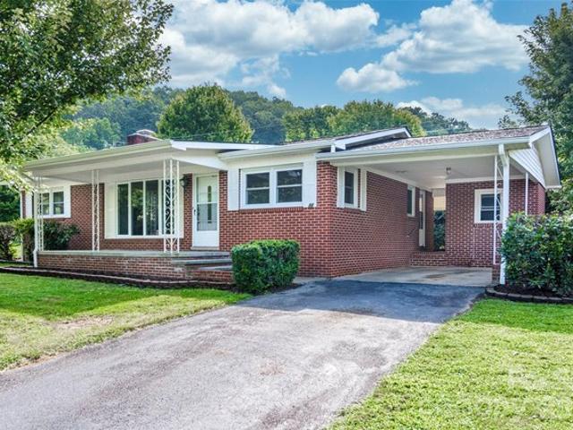 32 Kathy Dr, Waynesville, NC 28786