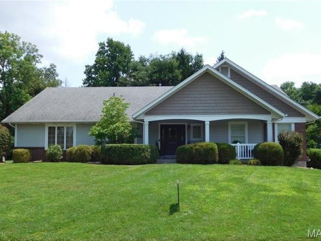 32 Kensington Place Ct, Saint Charles, MO 63304