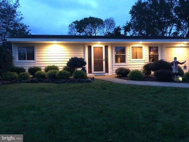 32 Kingsley Rd, South Brunswick, NJ 08824
