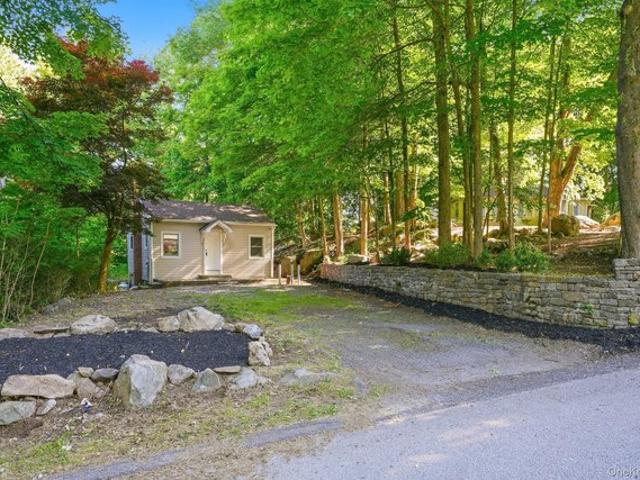 32 Lacona Dr, Patterson, NY 12563