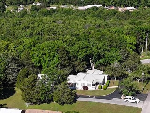 32 Ledgestone Road