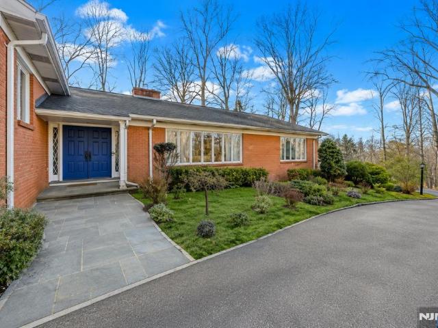 32 Litchfield Way