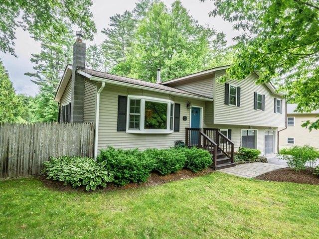 32 Logwood Cir, Essex, VT 05452