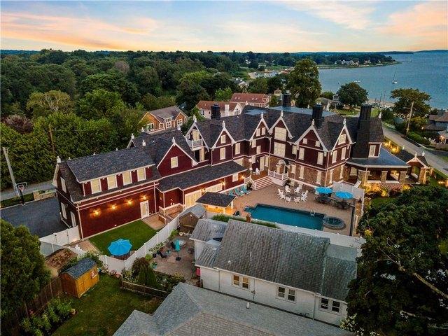 32 Lorraine St, Barrington, RI 02806