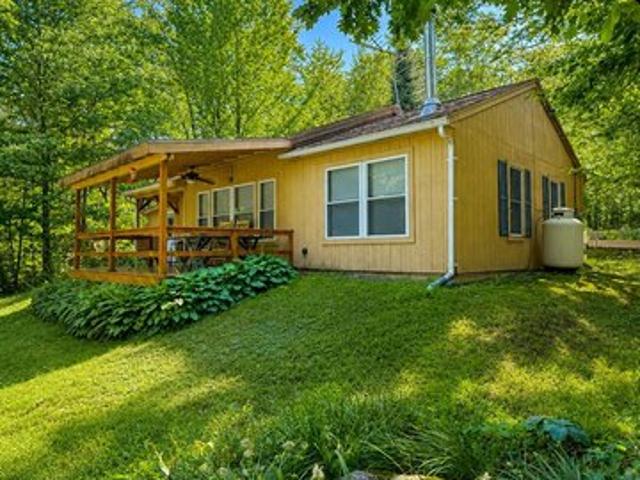 32 Luckman Rd, Saint Albans, ME 04971