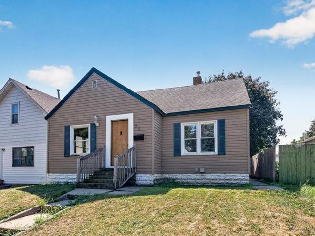 32 Maryland Ave E, Saint Paul, MN 55117