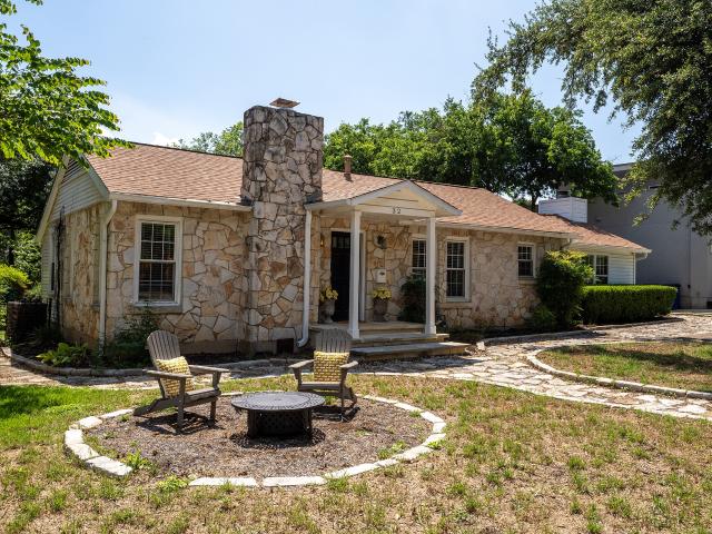 32 Margranita Cres, Austin, TX 78703 | MLS #4827 | Compass