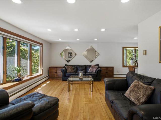 32 Meadow Ridge Road