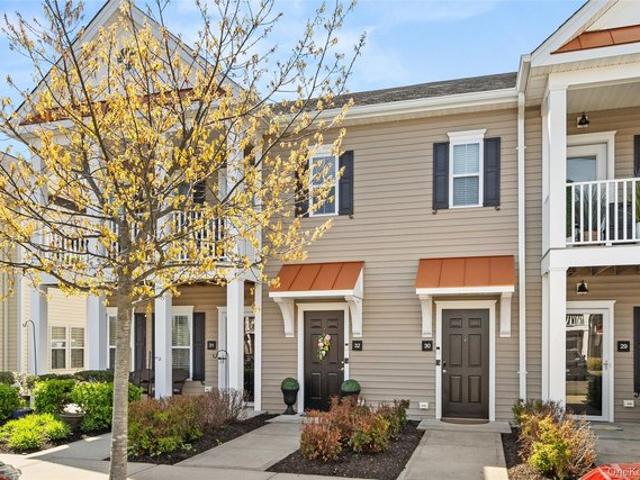 32 Michael Ln, East Islip, NY 11730
