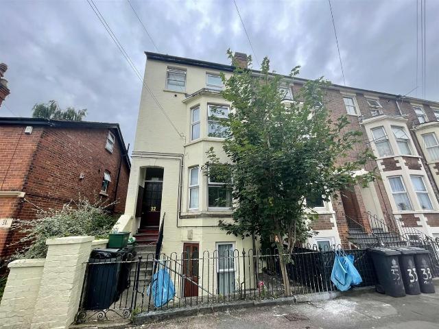 32 Midland Road, Gloucester GL1, 1 bed flat to rent, £625 pcm | PrimeLocation
