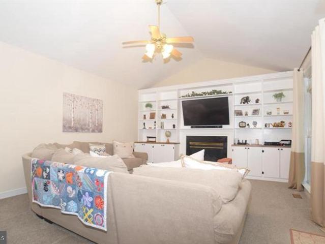 32 Monument Drive