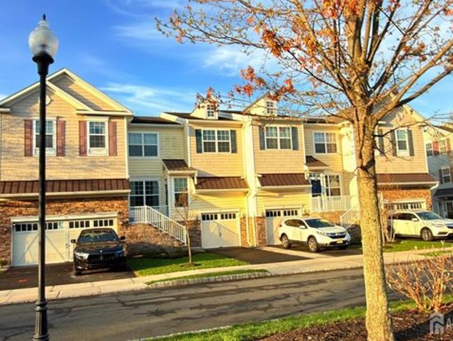 32 Morris Ln, Cranbury, NJ 08512