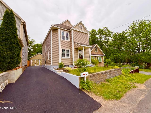 32 Mount Stuart Road