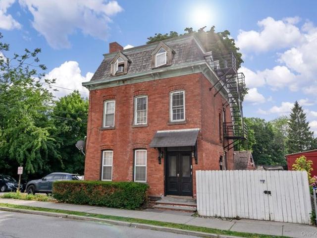 32 N Bridge St, Poughkeepsie, NY 12601