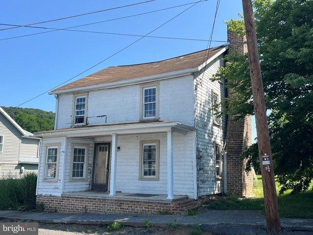 32 N High St, Millerstown, PA 17062