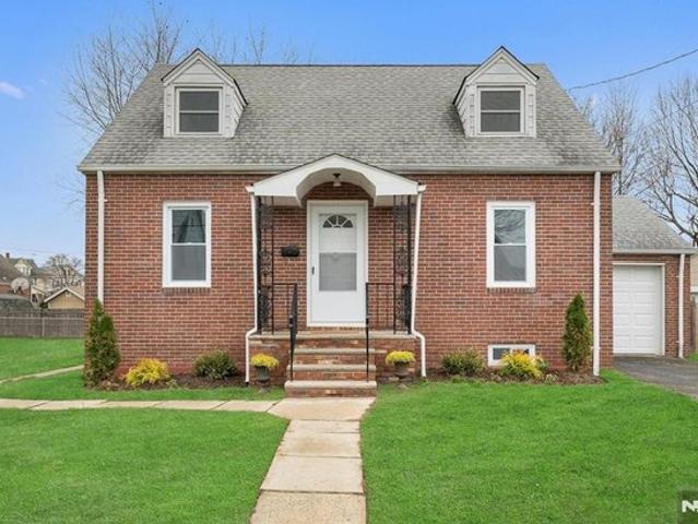 32 N 7th Ave, Manville, NJ 08835