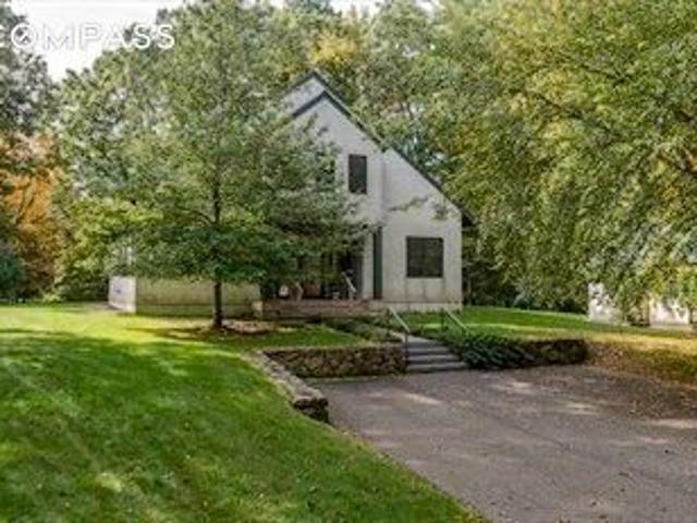 32 Nason Hill Rd 32, Sherborn, MA