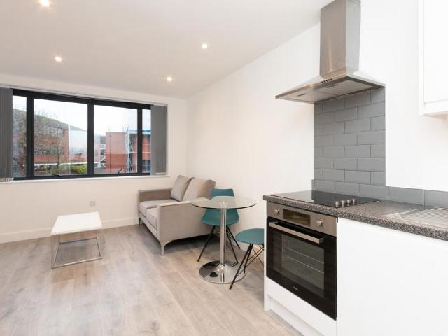 32 New Street, Basingstoke RG21 1 bed apartment to rent £1,050 pcm £242 pw