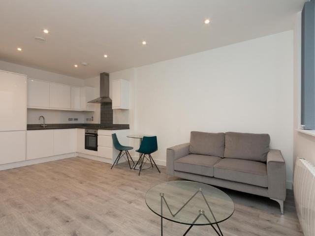 32 New Street, Basingstoke RG21 1 bed apartment to rent £1,050 pcm £242 pw