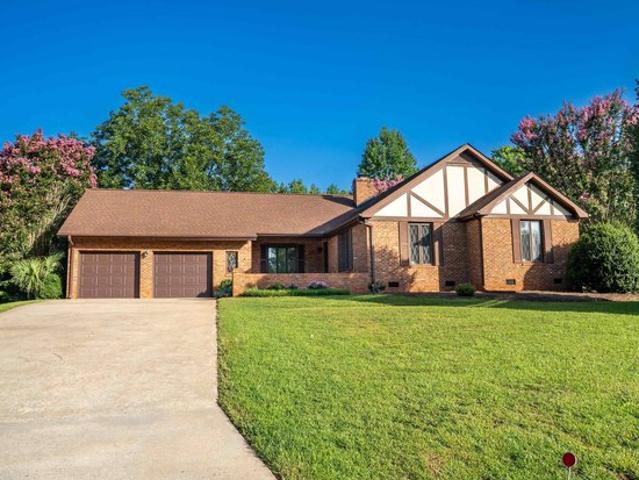 32 Nichols Dr, Inman, SC 29349