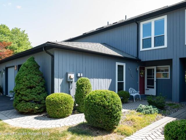 32 North Loop, Rhinebeck, NY 12572