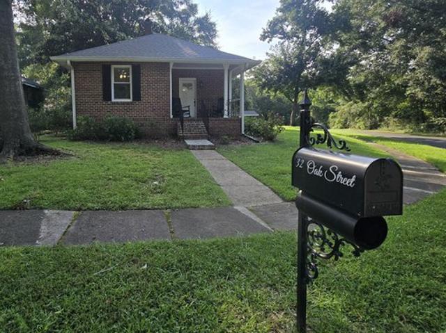 32 Oak St NE, Rome, GA 30161
