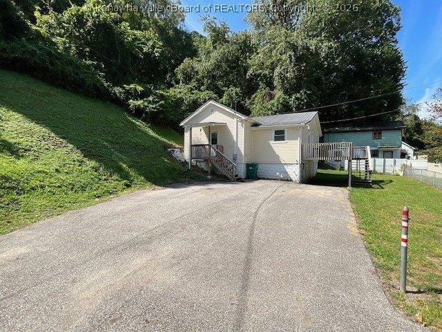 32 Olivewood Ln, Charleston, WV 25306