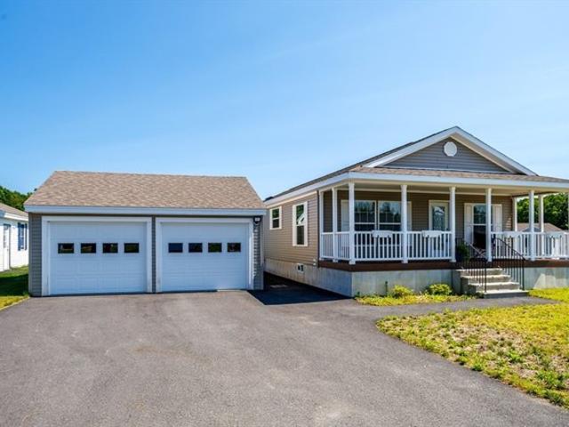 32 Onyx Path, Gardner, MA 01440