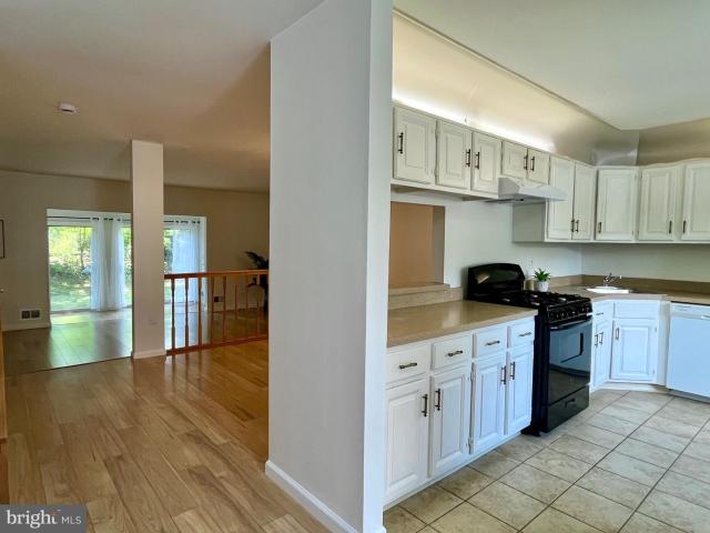 32 Pagoda Ct, Lawrence, US, NJ