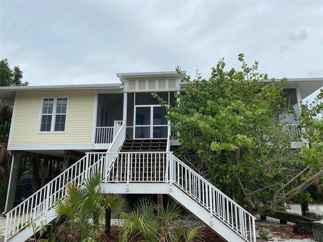 32 Palm Dr, Placida, FL 33946