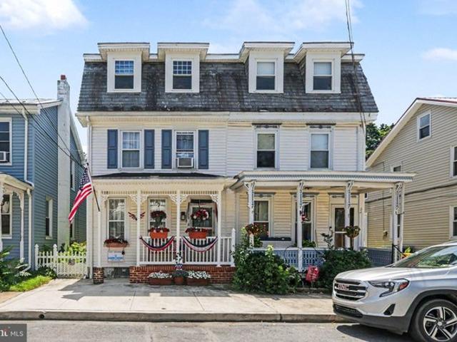 32 Parsonage St, Newville, PA 17241