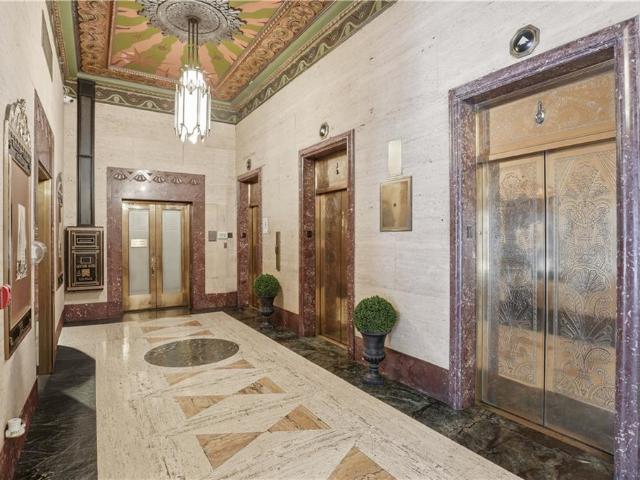 32 Peachtree Street NW 703