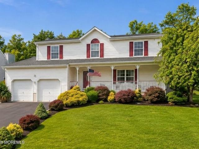 32 Pulaski Dr, Barnegat, NJ 08005