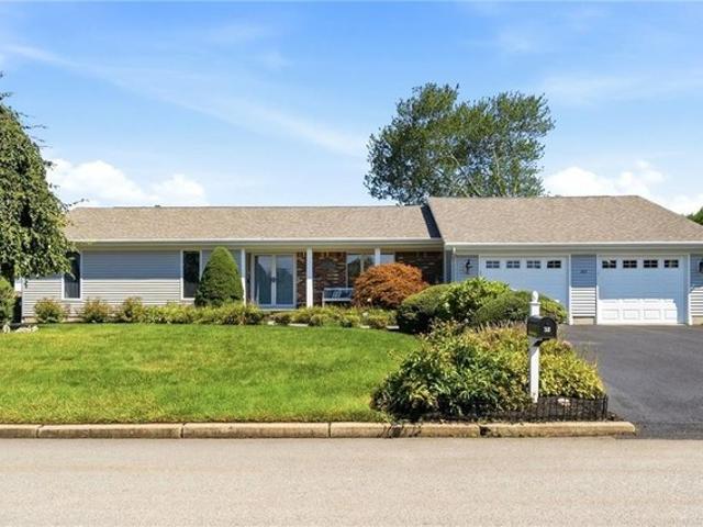 32 Red Cedar Ln, North Providence, RI 02904