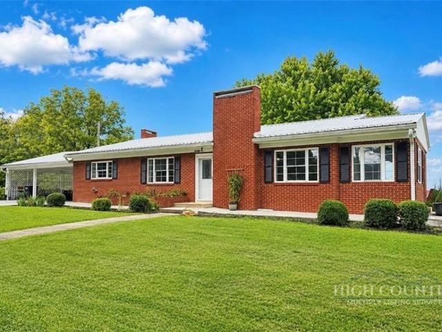 32 Reid St, Sparta, NC 28675