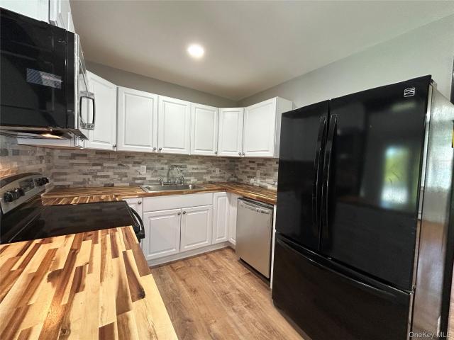 32 Reimer Avenue