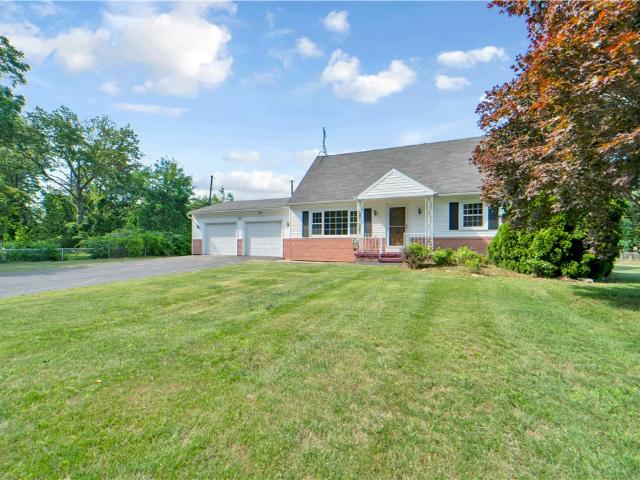 32 Ridgelea Court
