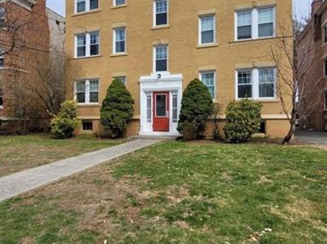 32 Robin Rd #2 West Hartford, CT 06119