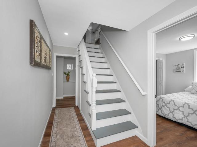 32 Rolfe Street