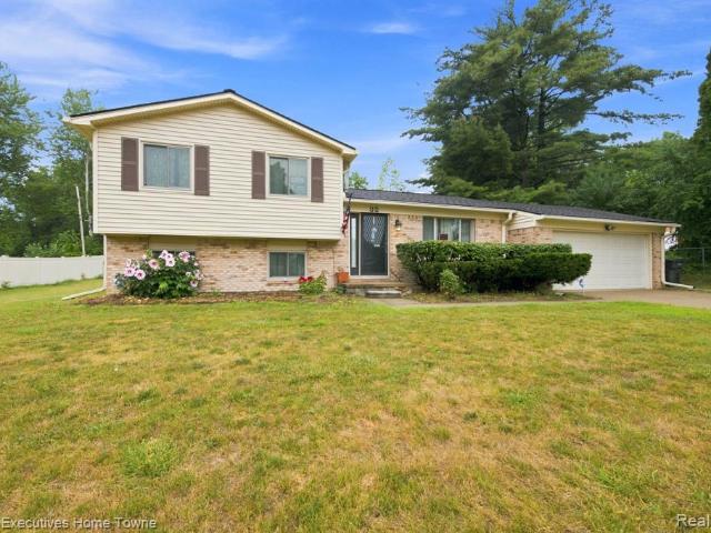 32 S Eastway Drive