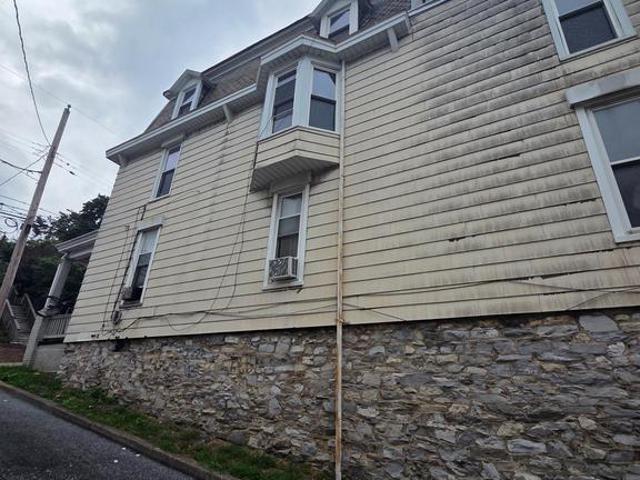 32 S Harrisburg Street
