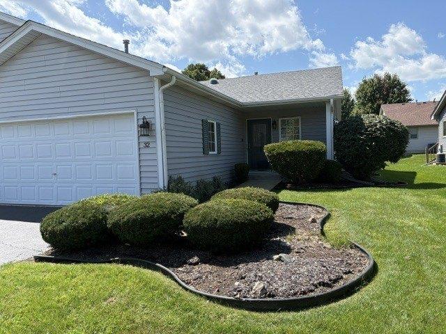 32 S Juniper Dr, North Aurora, IL 60542