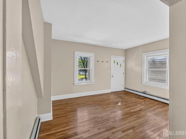 32 S 7th Avenue S